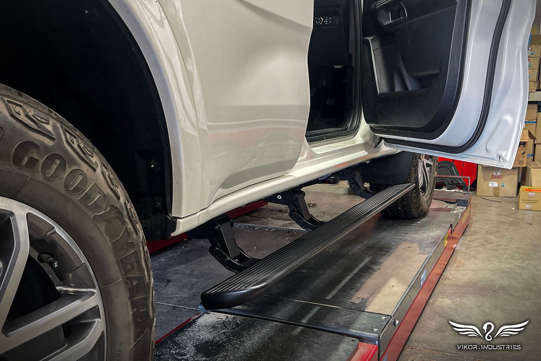 Ford Everest Electric Side Steps (Next Gen MY22+) | NXG Australia
